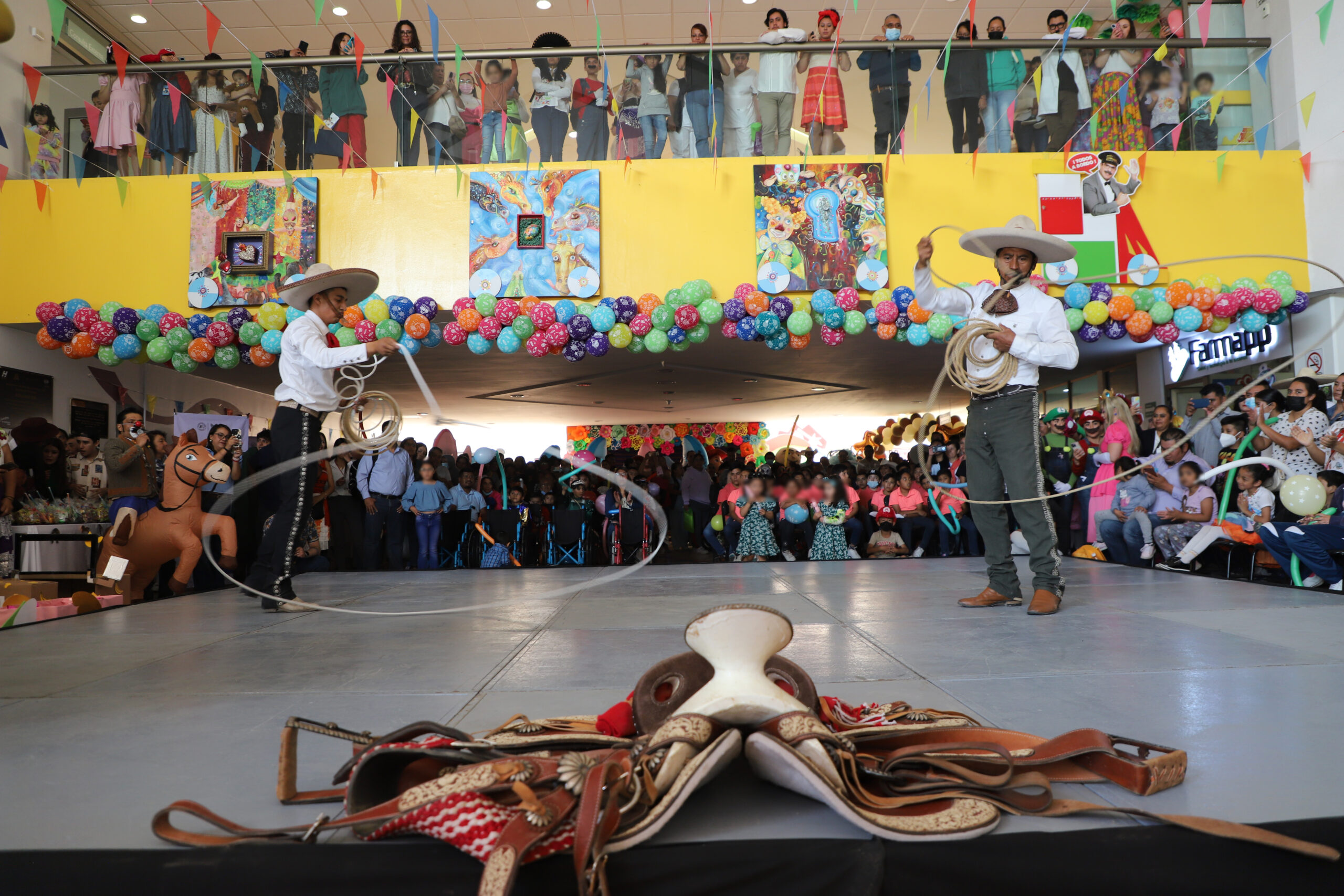 Llevan festejo del Día de las Infancias al Hospital del Niño DIF ...
